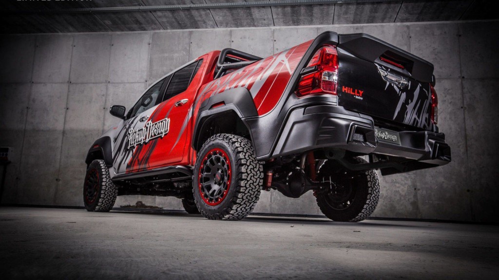 Toyota Hilux, un nuevo y lujoso look gracias a Carlex Design